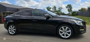 Black Volvo S60 2016 in Vilnius, with an engine capacity of 2.00 L and mileage of 228 thousand km for 8900 €, photo 8 on AUTOMOTO.COM.LV