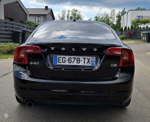 Black Volvo S60 2016 in Vilnius, with an engine capacity of 2.00 L and mileage of 228 thousand km for 8900 €, photo 10 on AUTOMOTO.COM.LV