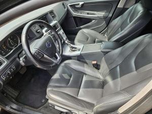 Black Volvo S60 2016 in Vilnius, with an engine capacity of 2.00 L and mileage of 228 thousand km for 8900 €, photo 11 on AUTOMOTO.COM.LV