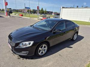 Melns Volvo S60 2016 Kauņa, ar dzinēja tilpumu 1.98 L un nobraukumu 206 tūkst. km par 7500 €, foto  vietnē AUTOMOTO.COM.LV