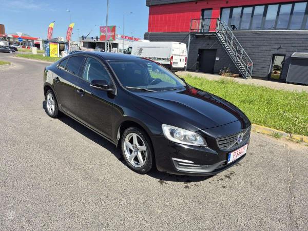 Melns Volvo S60 2016 Kauņa, ar dzinēja tilpumu 1.98 L un nobraukumu 206 tūkst. km par 7500 €, foto 3 vietnē AUTOMOTO.COM.LV