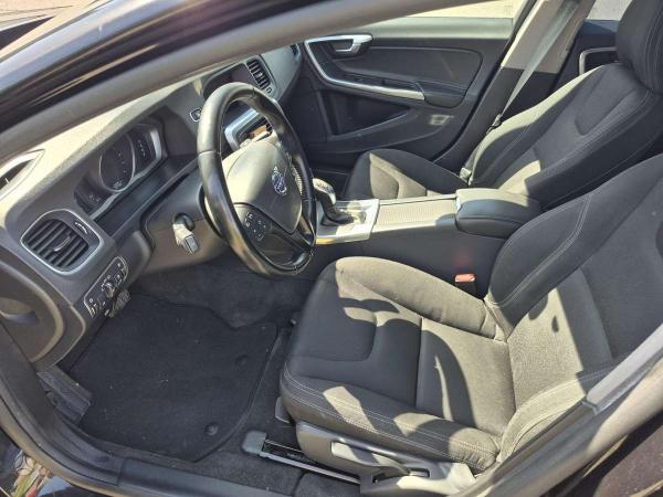 Melns Volvo S60 2016 Kauņa, ar dzinēja tilpumu 1.98 L un nobraukumu 206 tūkst. km par 7500 €, foto 5 vietnē AUTOMOTO.COM.LV