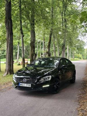 Black Volvo S60 2016 in Prienai, with an engine capacity of 2.00 L and mileage of 311 thousand km for 7800 €, photo  on AUTOMOTO.COM.LV