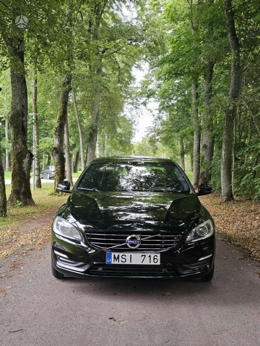 Melns Volvo S60 2016 Prienai, ar dzinēja tilpumu 2.00 L un nobraukumu 311 tūkst. km par 7800 €, foto 3 vietnē AUTOMOTO.COM.LV