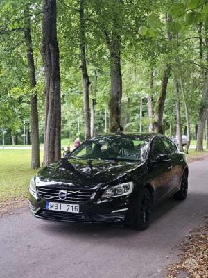 Melns Volvo S60 2016 Prienai, ar dzinēja tilpumu 2.00 L un nobraukumu 311 tūkst. km par 7800 €, foto 9 vietnē AUTOMOTO.COM.LV