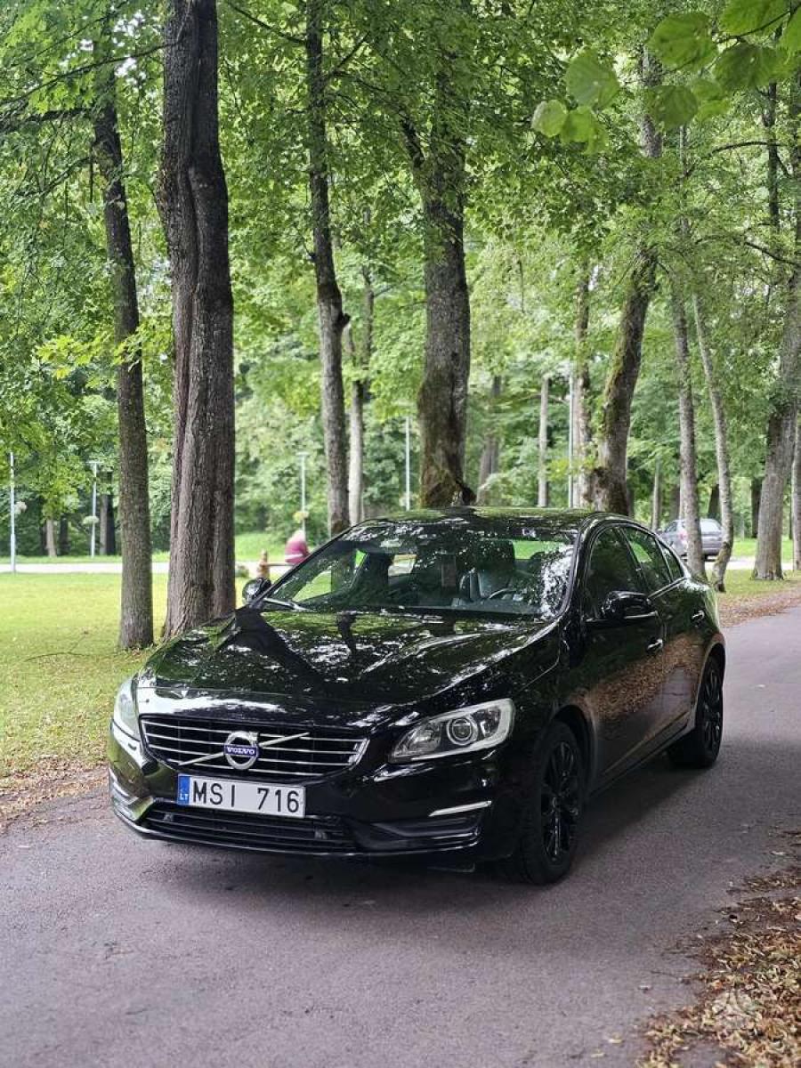 Melns Volvo S60 2016 Prienai, ar dzinēja tilpumu 2.00 L un nobraukumu 311 tūkst. km par 7800 €, foto 9 vietnē AUTOMOTO.COM.LV