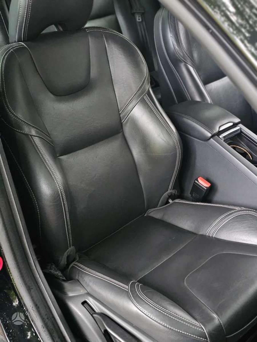 Melns Volvo S60 2016 Prienai, ar dzinēja tilpumu 2.00 L un nobraukumu 311 tūkst. km par 7800 €, foto 20 vietnē AUTOMOTO.COM.LV