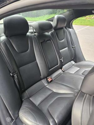 Melns Volvo S60 2016 Prienai, ar dzinēja tilpumu 2.00 L un nobraukumu 311 tūkst. km par 7800 €, foto 21 vietnē AUTOMOTO.COM.LV