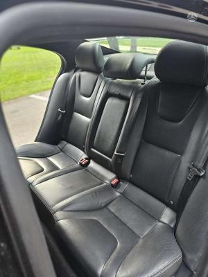 Melns Volvo S60 2016 Prienai, ar dzinēja tilpumu 2.00 L un nobraukumu 311 tūkst. km par 7800 €, foto 22 vietnē AUTOMOTO.COM.LV