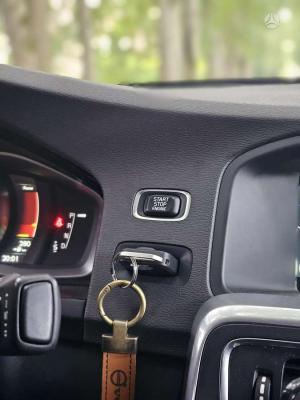 Melns Volvo S60 2016 Prienai, ar dzinēja tilpumu 2.00 L un nobraukumu 311 tūkst. km par 7800 €, foto 26 vietnē AUTOMOTO.COM.LV