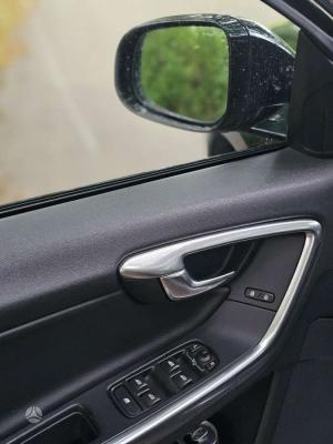 Melns Volvo S60 2016 Prienai, ar dzinēja tilpumu 2.00 L un nobraukumu 311 tūkst. km par 7800 €, foto 28 vietnē AUTOMOTO.COM.LV