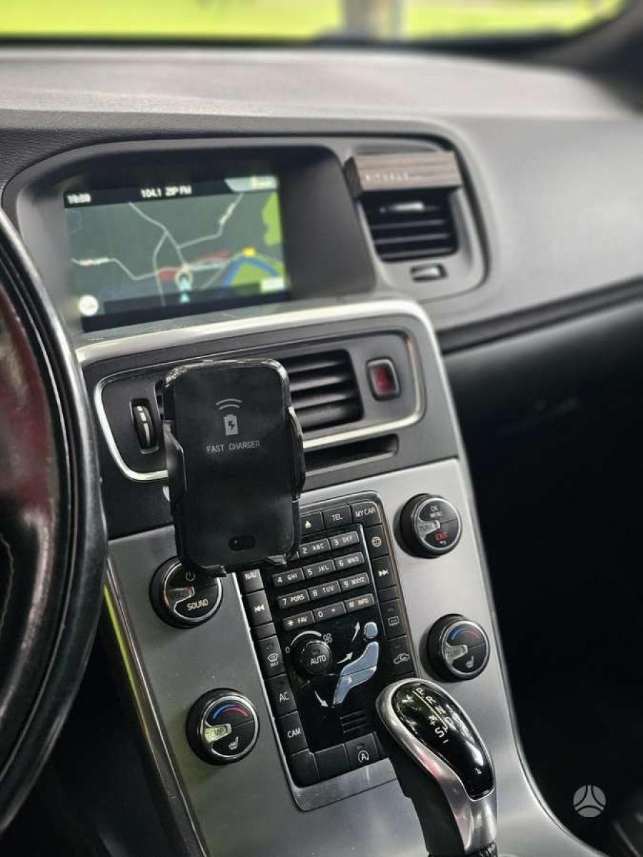 Melns Volvo S60 2016 Prienai, ar dzinēja tilpumu 2.00 L un nobraukumu 311 tūkst. km par 7800 €, foto 30 vietnē AUTOMOTO.COM.LV