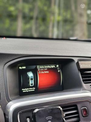 Melns Volvo S60 2016 Prienai, ar dzinēja tilpumu 2.00 L un nobraukumu 311 tūkst. km par 7800 €, foto 34 vietnē AUTOMOTO.COM.LV