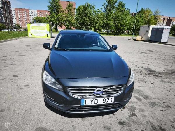 Black Volvo S60 2016 in Klaipeda, with an engine capacity of 1.97 L and mileage of 150 thousand km for 9500 €, photo 4 on AUTOMOTO.COM.LV