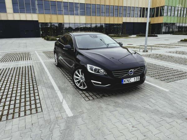 Melns Volvo S60 2016 Viļņa, ar dzinēja tilpumu 1.97 L un nobraukumu 145 tūkst. km par 12000 €, foto 1 vietnē AUTOMOTO.COM.LV