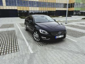 Melns Volvo S60 2016 Viļņa, ar dzinēja tilpumu 1.97 L un nobraukumu 145 tūkst. km par 12000 €, foto  vietnē AUTOMOTO.COM.LV