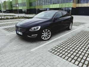 Melns Volvo S60 2016 Viļņa, ar dzinēja tilpumu 1.97 L un nobraukumu 145 tūkst. km par 12000 €, foto 3 vietnē AUTOMOTO.COM.LV