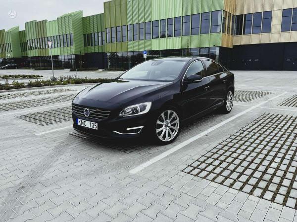 Melns Volvo S60 2016 Viļņa, ar dzinēja tilpumu 1.97 L un nobraukumu 145 tūkst. km par 12000 €, foto 4 vietnē AUTOMOTO.COM.LV