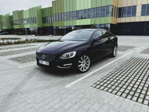 Melns Volvo S60 2016 Viļņa, ar dzinēja tilpumu 1.97 L un nobraukumu 145 tūkst. km par 12000 €, foto 4 vietnē AUTOMOTO.COM.LV