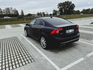 Melns Volvo S60 2016 Viļņa, ar dzinēja tilpumu 1.97 L un nobraukumu 145 tūkst. km par 12000 €, foto 5 vietnē AUTOMOTO.COM.LV