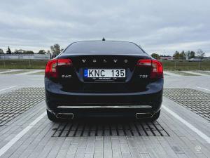 Melns Volvo S60 2016 Viļņa, ar dzinēja tilpumu 1.97 L un nobraukumu 145 tūkst. km par 12000 €, foto 6 vietnē AUTOMOTO.COM.LV