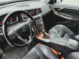Melns Volvo S60 2016 Viļņa, ar dzinēja tilpumu 1.97 L un nobraukumu 145 tūkst. km par 12000 €, foto 10 vietnē AUTOMOTO.COM.LV