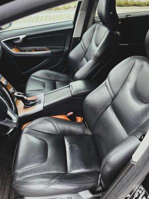 Melns Volvo S60 2016 Viļņa, ar dzinēja tilpumu 1.97 L un nobraukumu 145 tūkst. km par 12000 €, foto 11 vietnē AUTOMOTO.COM.LV