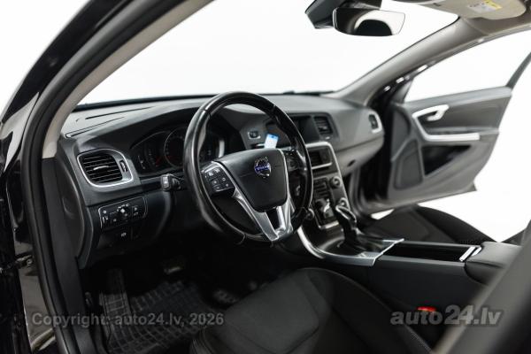 Black Volvo S60 2016 in Tallinn, with an engine capacity of 2.00 L and mileage of 198 thousand km for 9500 €, photo 9 on AUTOMOTO.COM.LV