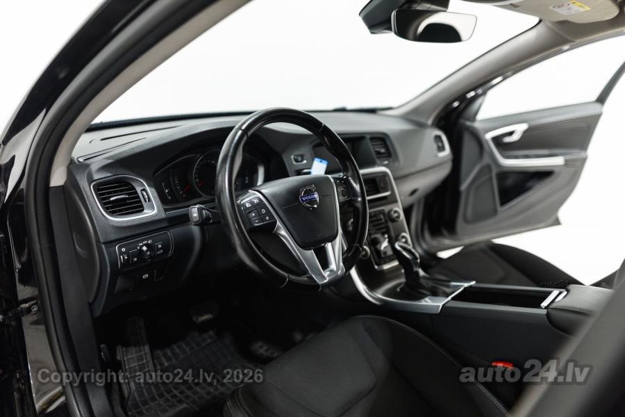 Melns Volvo S60 2016 Tallina, ar dzinēja tilpumu 2.00 L un nobraukumu 198 tūkst. km par 9500 €, foto 9 vietnē AUTOMOTO.COM.LV