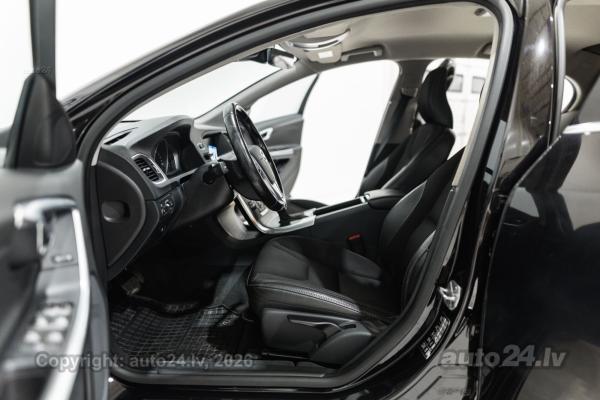 Black Volvo S60 2016 in Tallinn, with an engine capacity of 2.00 L and mileage of 198 thousand km for 9500 €, photo 10 on AUTOMOTO.COM.LV