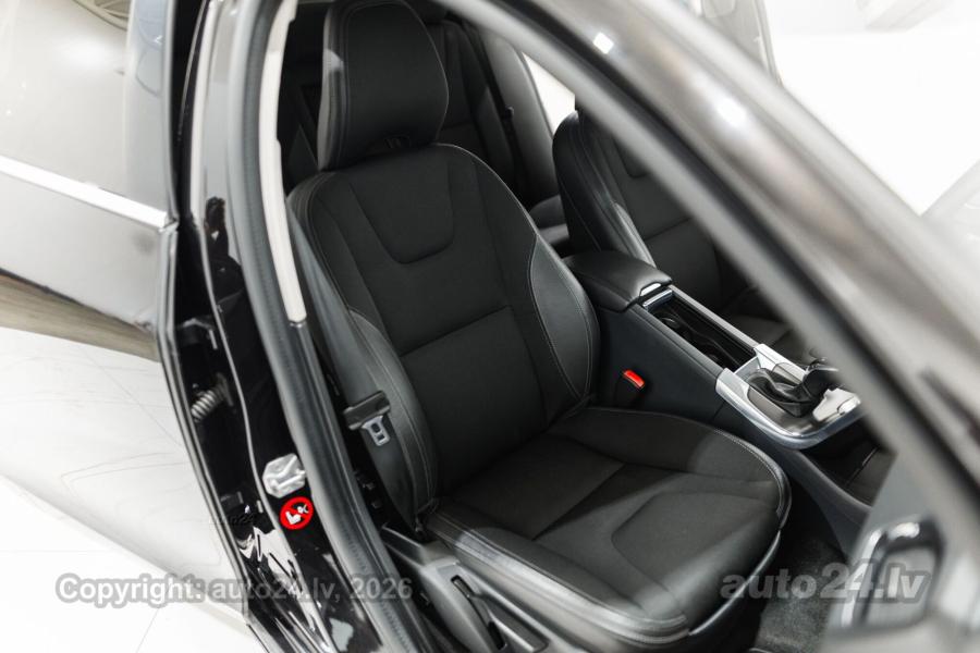 Melns Volvo S60 2016 Tallina, ar dzinēja tilpumu 2.00 L un nobraukumu 198 tūkst. km par 9500 €, foto 14 vietnē AUTOMOTO.COM.LV