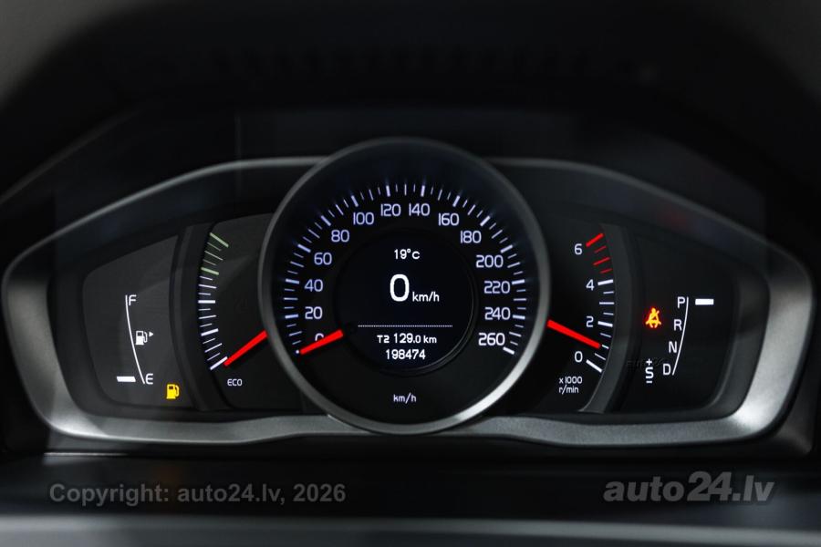 Melns Volvo S60 2016 Tallina, ar dzinēja tilpumu 2.00 L un nobraukumu 198 tūkst. km par 9500 €, foto 30 vietnē AUTOMOTO.COM.LV
