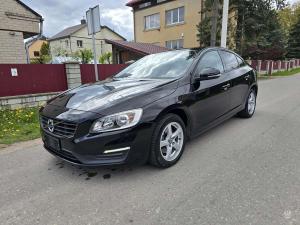 Melns Volvo S60 2016 Kauņa, ar dzinēja tilpumu 1.98 L un nobraukumu 208 tūkst. km par 7500 €, foto  vietnē AUTOMOTO.COM.LV