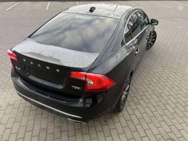 Black Volvo S60 2017 in Klaipeda, with an engine capacity of 2.00 L and mileage of 101 thousand km for 14300 €, photo 2 on AUTOMOTO.COM.LV