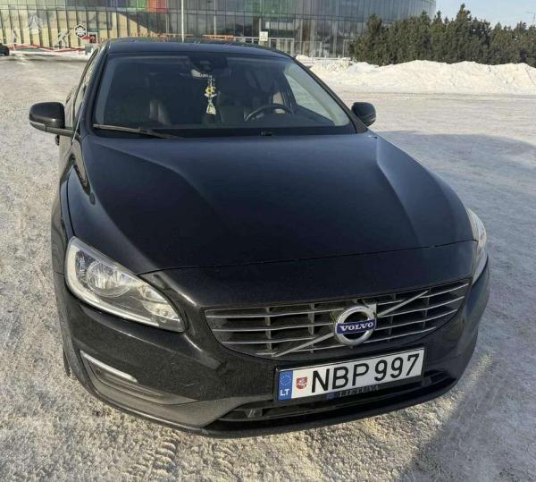 Melns Volvo S60 2017 Šauļi, ar dzinēja tilpumu 1.97 L un nobraukumu 267 tūkst. km par 8500 €, foto 10 vietnē AUTOMOTO.COM.LV