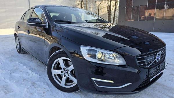 Melns Volvo S60 2017 Kauņa, ar dzinēja tilpumu 1.97 L un nobraukumu 328 tūkst. km par 7750 €, foto 3 vietnē AUTOMOTO.COM.LV
