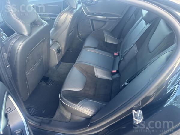 Black Volvo S60 2017 in Riga, with an engine capacity of 1.50 L and mileage of 250 thousand km for 8000 €, photo 7 on AUTOMOTO.COM.LV
