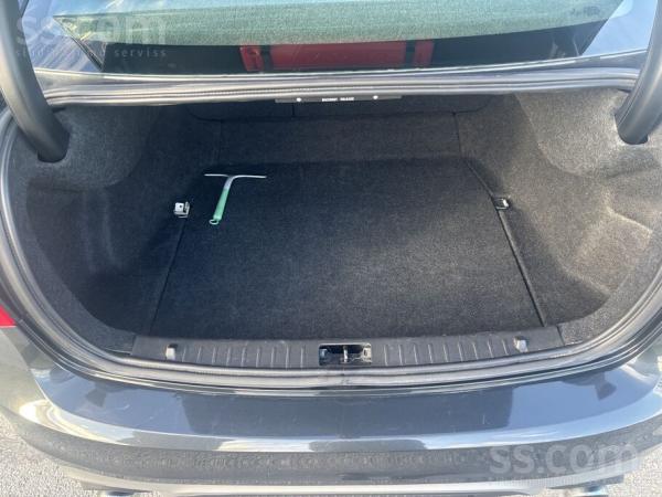 Black Volvo S60 2017 in Riga, with an engine capacity of 1.50 L and mileage of 250 thousand km for 8000 €, photo 8 on AUTOMOTO.COM.LV