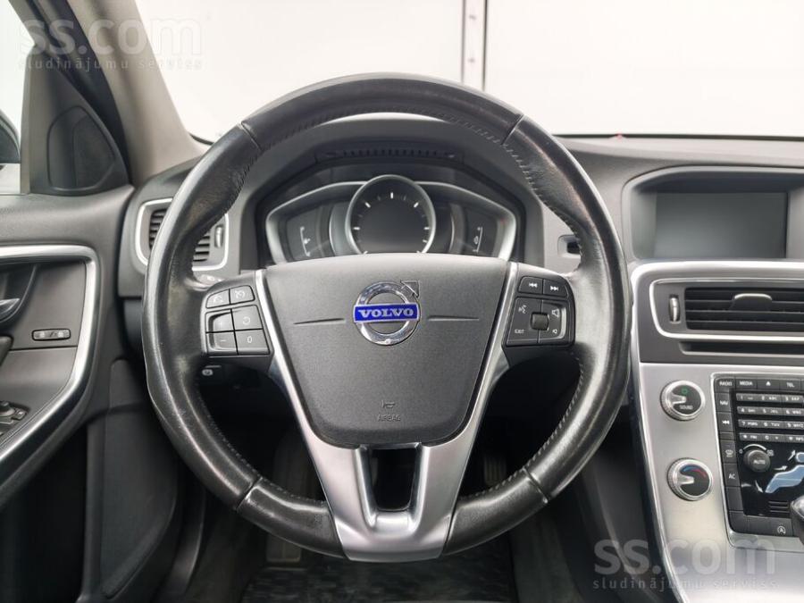 Melns Volvo S60 2017 Rīga, ar dzinēja tilpumu 2.00 L un nobraukumu 285 tūkst. km par 6900 €, foto 9 vietnē AUTOMOTO.COM.LV