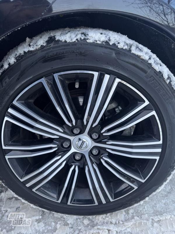Black Volvo S60 2017 in Vilnius, with an engine capacity of 2.00 L and mileage of 270 thousand km for 9000 €, photo 7 on AUTOMOTO.COM.LV