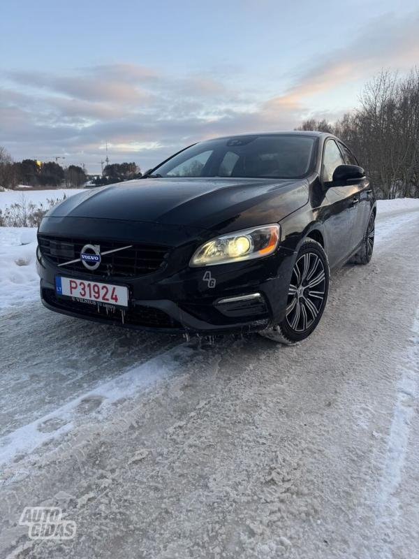 Melns Volvo S60 2017 Viļņa, ar dzinēja tilpumu 2.00 L un nobraukumu 270 tūkst. km par 9000 €, foto 1 vietnē AUTOMOTO.COM.LV
