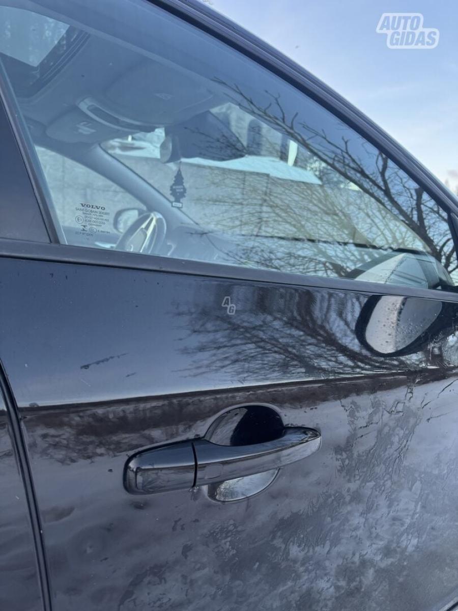Melns Volvo S60 2017 Viļņa, ar dzinēja tilpumu 2.00 L un nobraukumu 270 tūkst. km par 9000 €, foto 5 vietnē AUTOMOTO.COM.LV
