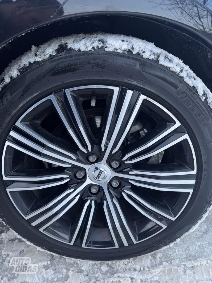 Melns Volvo S60 2017 Viļņa, ar dzinēja tilpumu 2.00 L un nobraukumu 270 tūkst. km par 9000 €, foto 8 vietnē AUTOMOTO.COM.LV