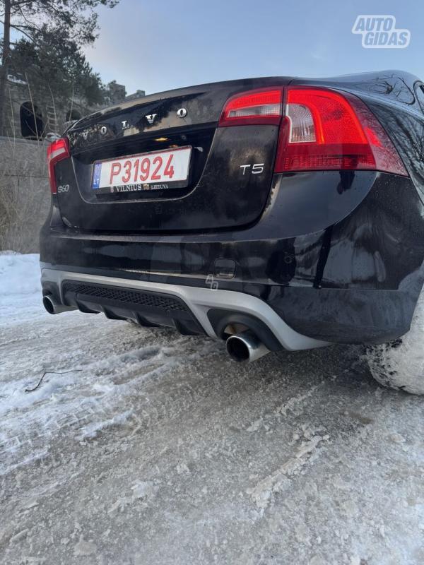 Melns Volvo S60 2017 Viļņa, ar dzinēja tilpumu 2.00 L un nobraukumu 270 tūkst. km par 9000 €, foto 8 vietnē AUTOMOTO.COM.LV