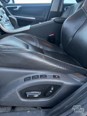 Melns Volvo S60 2017 Viļņa, ar dzinēja tilpumu 2.00 L un nobraukumu 270 tūkst. km par 9000 €, foto 14 vietnē AUTOMOTO.COM.LV