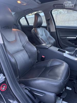 Melns Volvo S60 2017 Viļņa, ar dzinēja tilpumu 2.00 L un nobraukumu 270 tūkst. km par 9000 €, foto 16 vietnē AUTOMOTO.COM.LV
