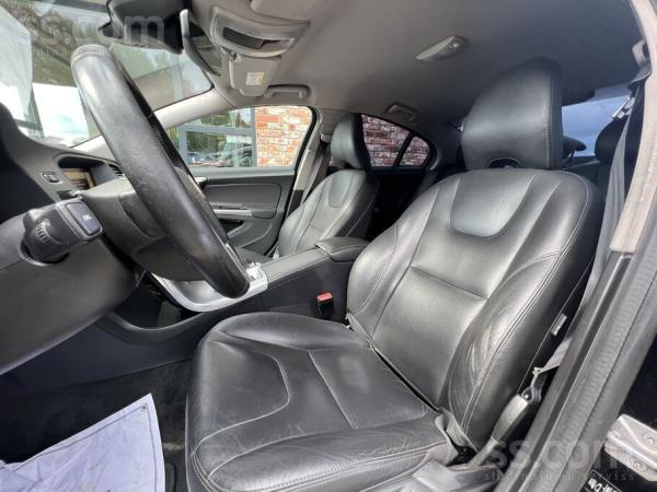 Melns Volvo S60 2017 Talsi, ar dzinēja tilpumu 2.00 L un nobraukumu 262 tūkst. km par 11470 €, foto 8 vietnē AUTOMOTO.COM.LV