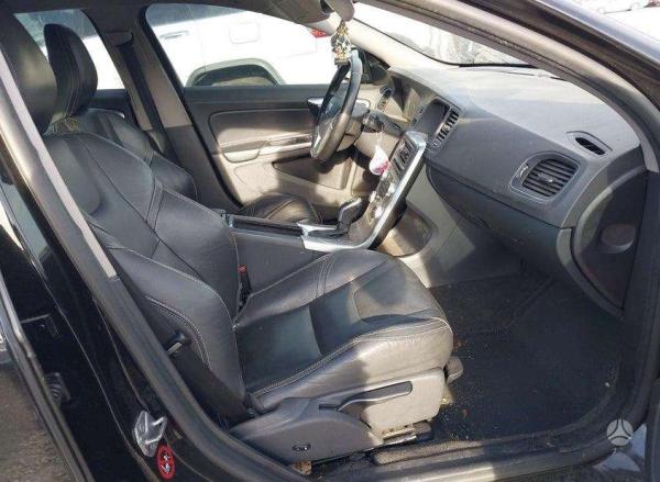 Black Volvo S60 2017 in Silale, with an engine capacity of 1.97 L and mileage of 152 thousand km for 5500 €, photo 6 on AUTOMOTO.COM.LV