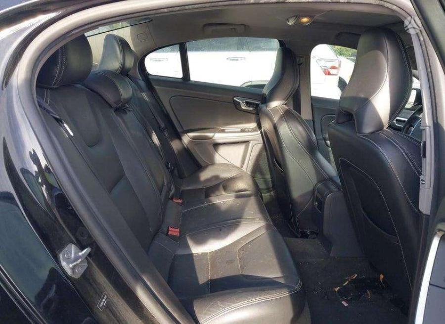 Black Volvo S60 2017 in Silale, with an engine capacity of 1.97 L and mileage of 152 thousand km for 5500 €, photo 7 on AUTOMOTO.COM.LV