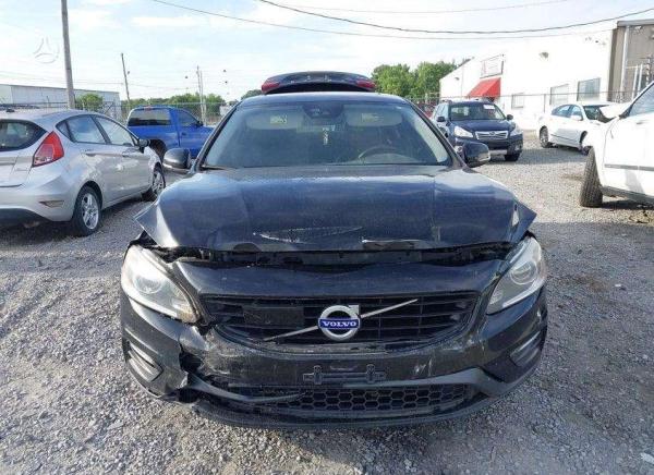 Black Volvo S60 2017 in Silale, with an engine capacity of 1.97 L and mileage of 152 thousand km for 5500 €, photo 9 on AUTOMOTO.COM.LV